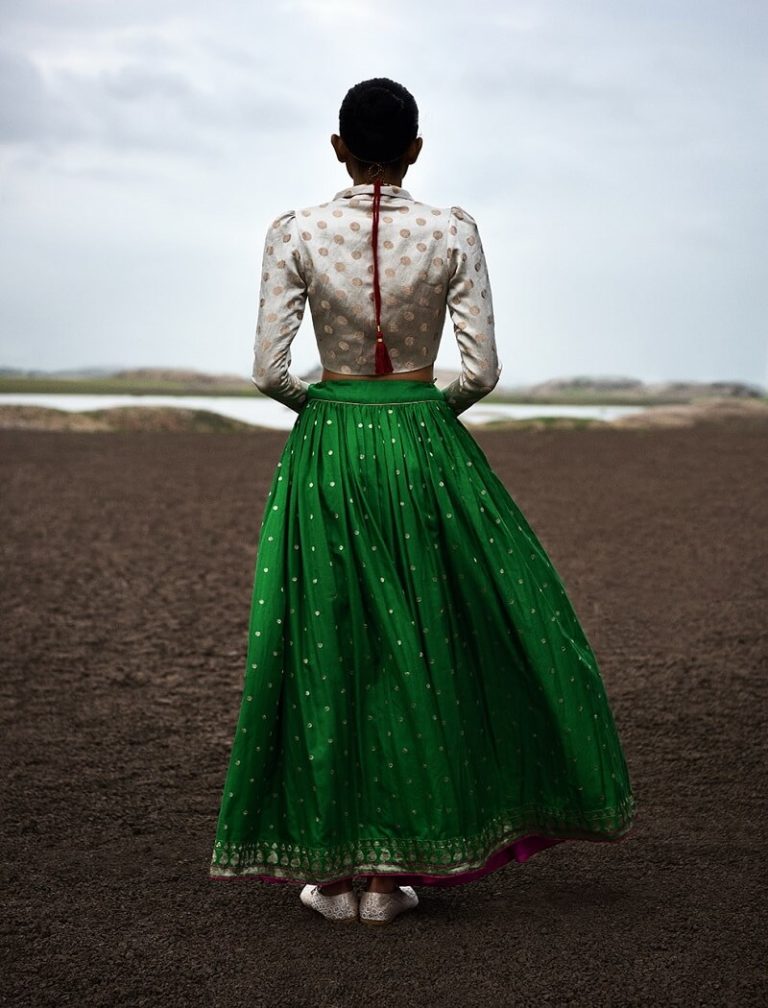 Raw Mango: When Beauty Marries Subtlety - Bold Outline : India's ...