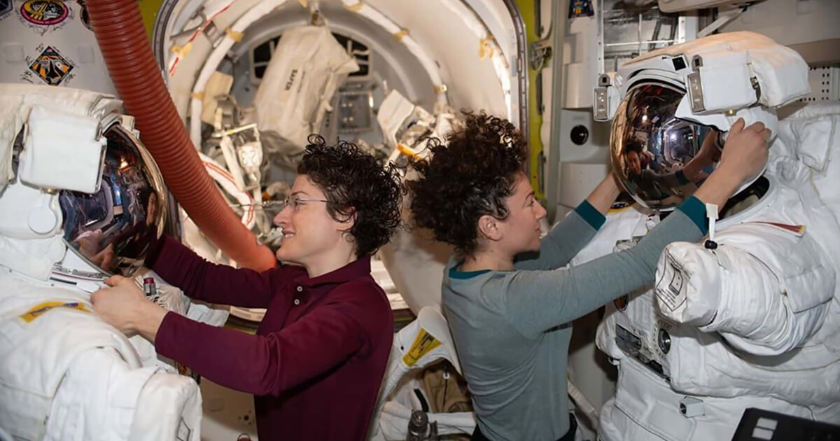 Another Spacewalk Together! - Bold Outline : India's leading Online ...