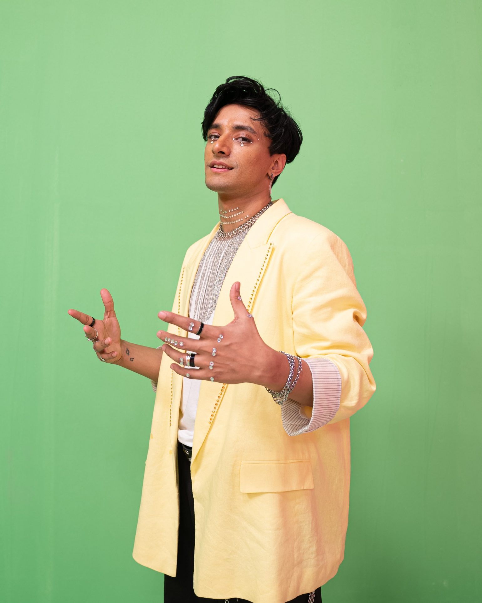 Singer Aksh Baghla collaborates with Snapchat India to launch Indo ...