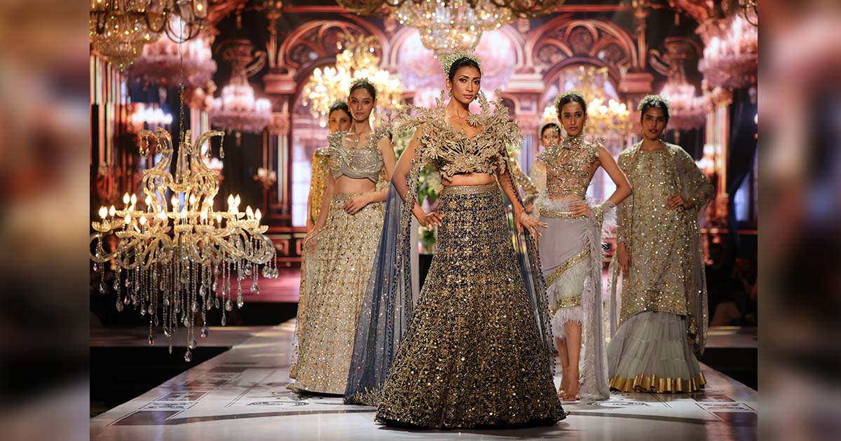 Suneet Varma makes a Glamorous Comeback bringing Couture to Mumbai ...